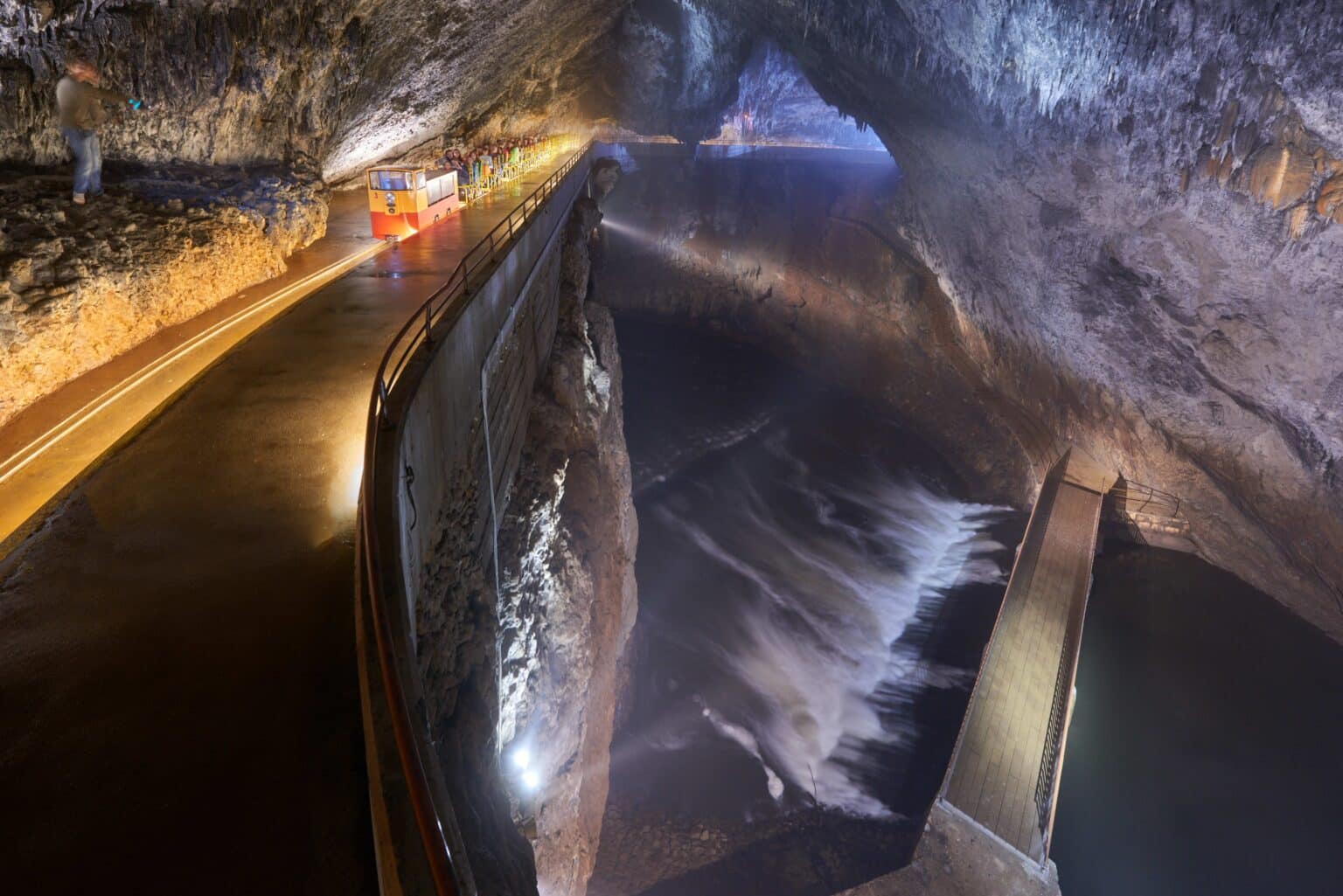 Visiter les grottes de Postojna en Slovénie : le guide complet - Les ...